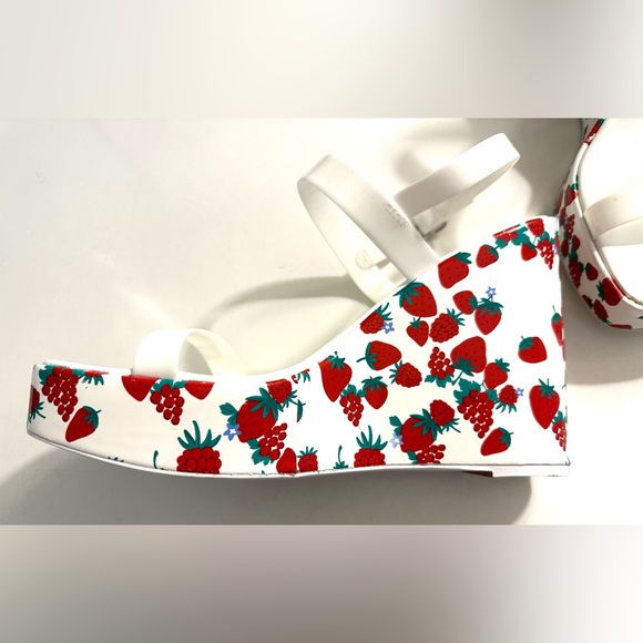 Betsey Johnson | Shoes | New Betsey Johnson Landry Berry Platform Wedge ...